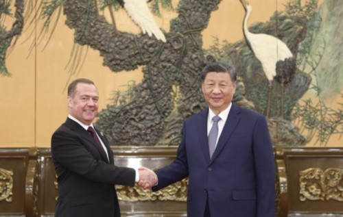 Китайський вояж Медвєдєва завершено двома "домовленостями", – Вадим Денисенко