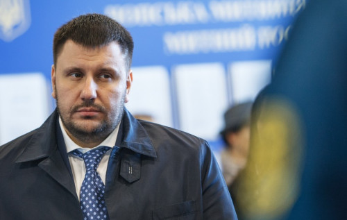 ЄС планує зняти санкції з ексміністра доходів і зборів України Клименка ...